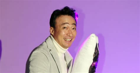 포토 이성민 웃음 장착하고 입장