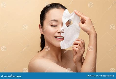 Glad Millennial Japanese Naked Lady With Cosmetics Mask Enjoy