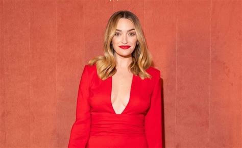 Brianne Howey Outfits Style And Looks K4 Fashion