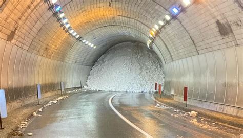 Valanga A Rhemes Notre Dame Dopo Quella Di Gressoney In Valle D Aosta