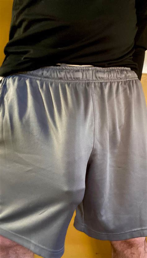 Bulge At The Gym Scrolller