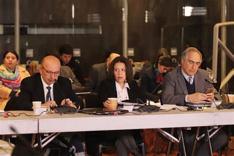 senado discute aparición de nuevas isapres para jóvenes sanos la tercera