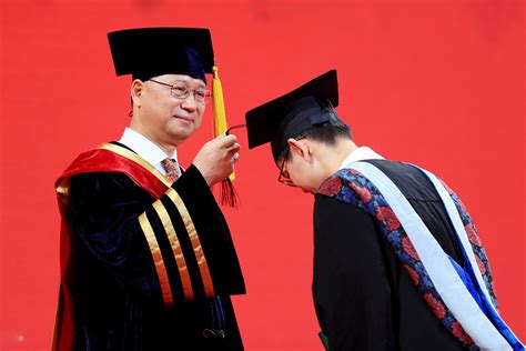 吉林大学举行2023届毕业生及往届毕业生学位授予仪式 吉林大学党委办公室