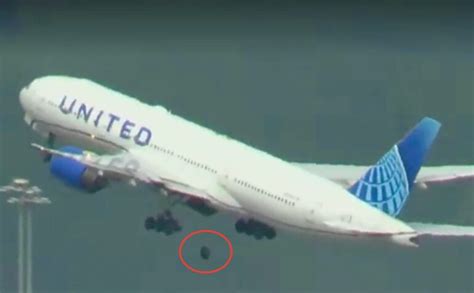 United B777 Loses Tire During Takeoff Announces New Routes