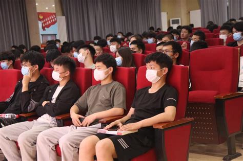 投身绿色军营，逐梦无悔青春 学生处 河南工业贸易职业学院