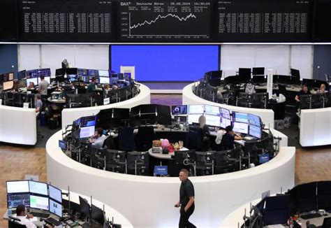 Bolsas Da Europa Operam Mistas Após Dados Econômicos Da China E Com