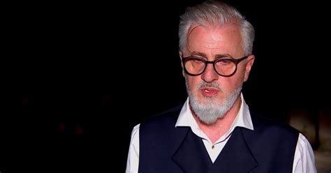 რადგან მას არ შეუძლია დედას სთხოვა ეს საკითხი პოსტის სახით