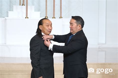 ФОТО Ерөнхийлөгч Х Баттулгын зарлигаар 21 хүнд Монгол Улсын гавьяат