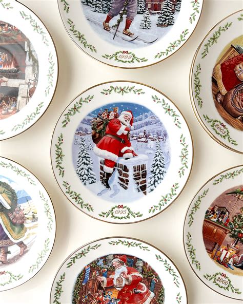 빈티지그릇 소품샵 5월의 섬 아름다운 핸드메이드 유리 제품은 오브제로써도 충분한 가치가 있죠 💙 화려하고 정교한 디테일을 가진 케임브리지 문라이트 블루 찻잔을