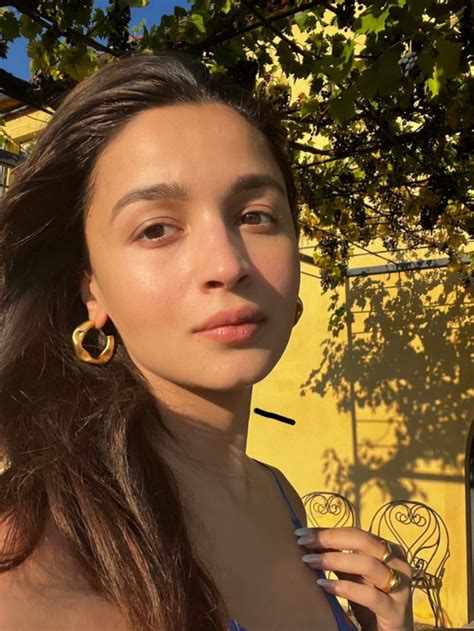 Products Alia Bhatt Uses For Flawless Skin Social Nation