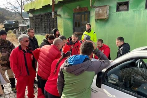 И планински спасители се включиха в търсенето на Сашко от Перник