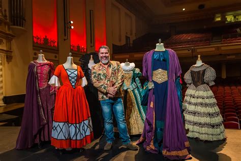 Exhibición El Vestuario Teatral A Través Del Tiempo 44 Off