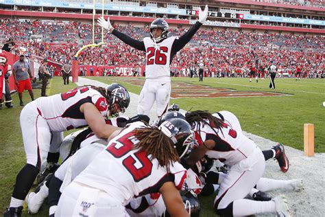 Atlanta Falcons Defense Will Have To Play Well Above Their 2019 Grades