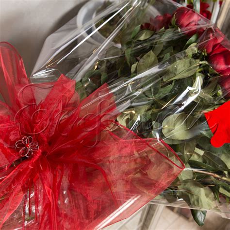 Имаш поща 101 червени рози