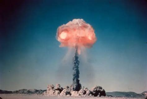 Atomic Bomb Pictures Download Free Images On Unsplash