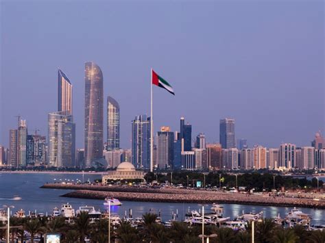 بناء قاعدة بيانات متكاملة لقطاع الأعمال في أبوظبي صحيفة الخليج