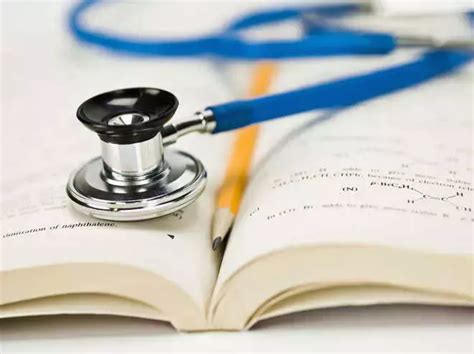 पिता चराते हैं बकरी गरीबी के बावजूद दो चचेरी बहनों ने क्लियर किया Neet