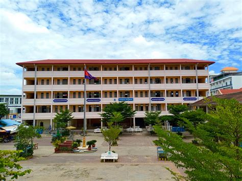 វិទ្យាល័យ ហ៊ុន សែន កោះធំ Added វិទ្យាល័យ ហ៊ុន សែន កោះធំ