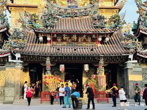 雲林北港武德宮開基祖廟｜全台必拜財神廟！全球最大金爐破紀錄、q萌黑虎將軍公仔，超靈驗「財寶箱」補運招財這樣拜！ 銀髮一起玩