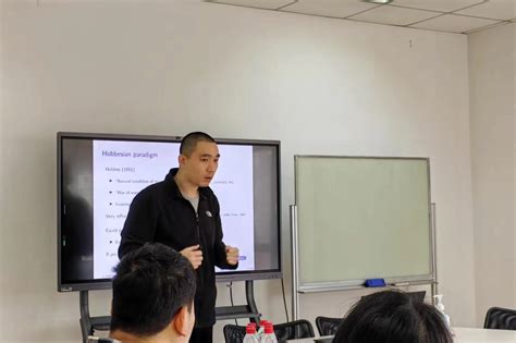 【现代经济学系列讲座第637期】谢阳：hobbesian Wars And Institutional Safeguards 复旦大学中国社会主义市场经济研究中心