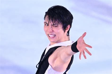 写真ギャラリー枚め｜羽生結弦が「ガンダム」を舞う ファン感涙の圧巻の表現力、機体をモチーフにした衣装、リンクがまるで宇宙空間に