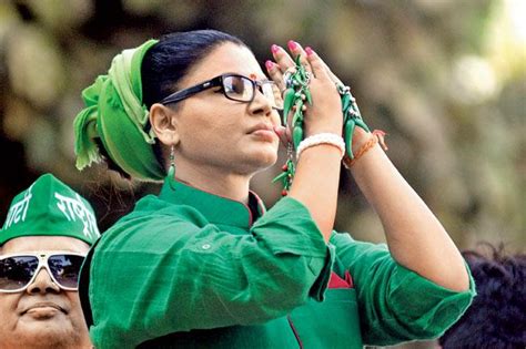 Arrest Warrant Issued Against Rakhi Sawant