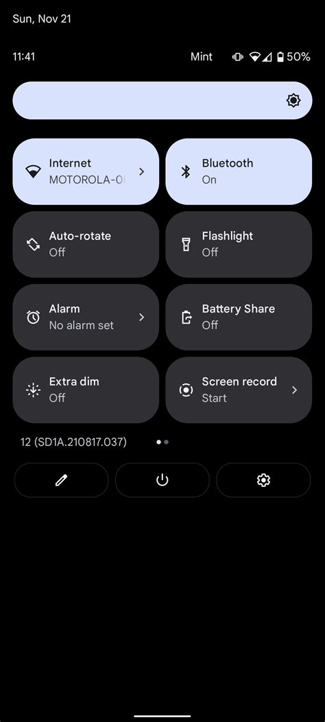 Pretty Sure This Is A Bug Status Bar Has A Lit Gradient Effect I Don