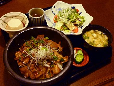 四万十豚の炙りポーク丼 現代企業社ブログ