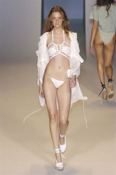 美女图卡罗琳特提妮 搜狐大视野 搜狐新闻