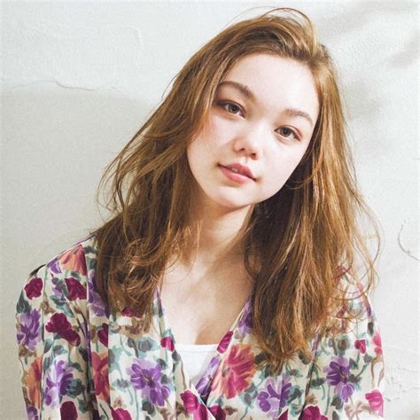かき上げるだけでサマになる！ ハンサムで色っぽい大人ミディ マキアオンラインmaquia Online Hair Fashion
