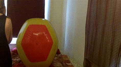 Deflating Large Sriped Beach Ball 6 5 11 1110641 Laila Variety