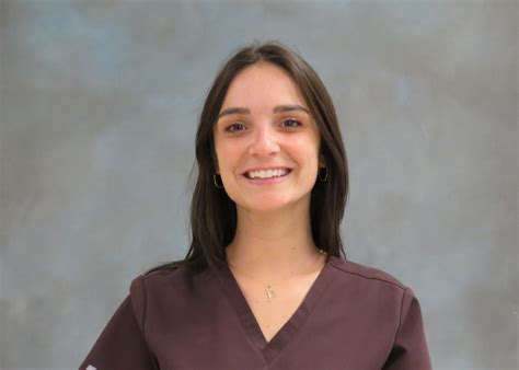 Faculty Spotlight Stefania Gelendi Veterinary Medicine At Illinois