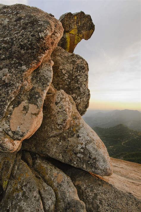 无人公园竖图室外白天正面旅游度假石头美景日落山山脉美国石子景观山峰晚霞霞光落日山峦娱乐自然黄昏