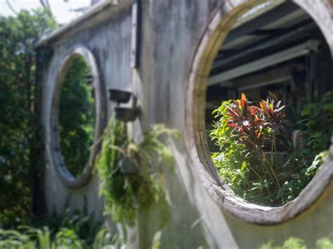 Mirrors For Garden Use Information About Using Garden Mirrors For Light
