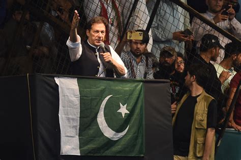 Imran Khans Street Politics Sets Up Showdown With Pakistan Army
