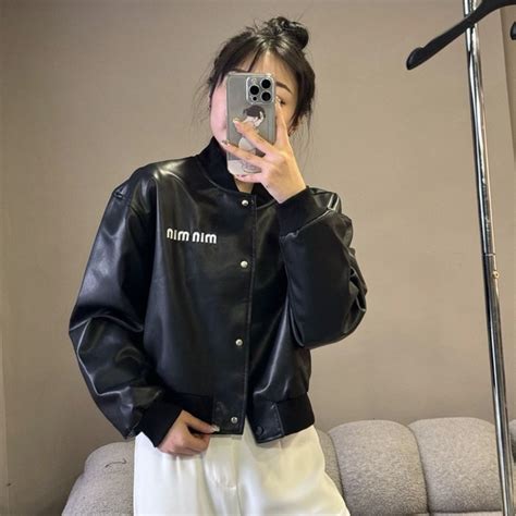 Куртка кожаная Miu Miu купить с доставкой по выгодным ценам в интернет магазине Ozon 1589617853