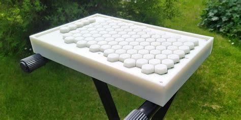 Harmonic Table Keyboard Brings Old Idea Back To Life Hackaday