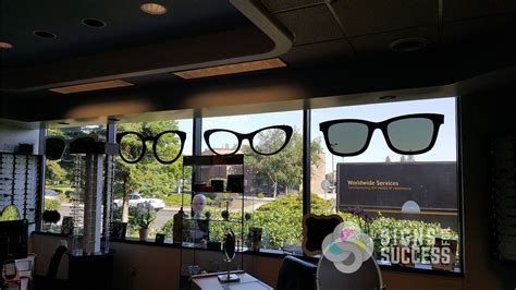 Optical Design Eyedeas For A Creative Eyewear Display Signs For Success