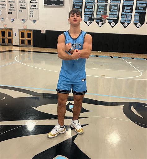Dumb Jock Bro On Twitter Give Up Ur Brains For Sports N Muscles Bro Go Play Sum Bball Insted