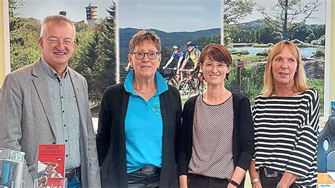 Manuela Schmidt Neue Leiterin Der Tourist Info Waldmünchen