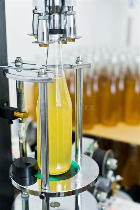 F Brica De Engarrafamento Linha De Engarrafamento Da Cerveja Para A