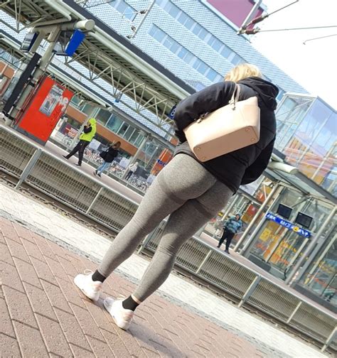 Hot Yoga Pants Waiting For Train Spandex Leggings And Yoga Pants Forum