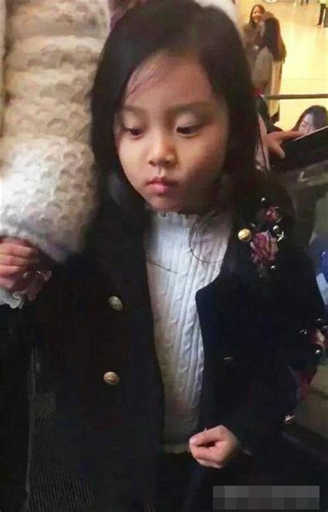李小璐時隔一個月終於發聲，但是並沒有提及卓偉！ 每日頭條