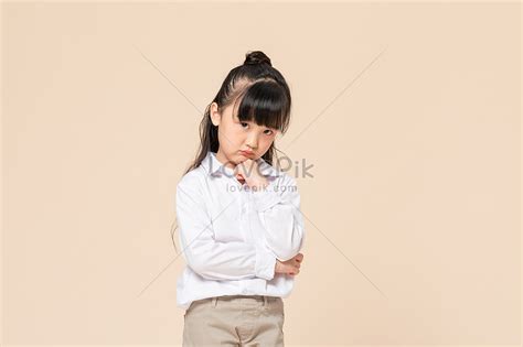 어린 소녀 화난 이미지 사진 무료 다운로드 Lovepik