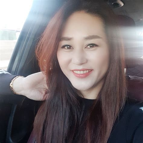 지니 지니 Added A New Photo