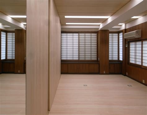 箱を埋め込む 4 伊熊高木建築設計事務所