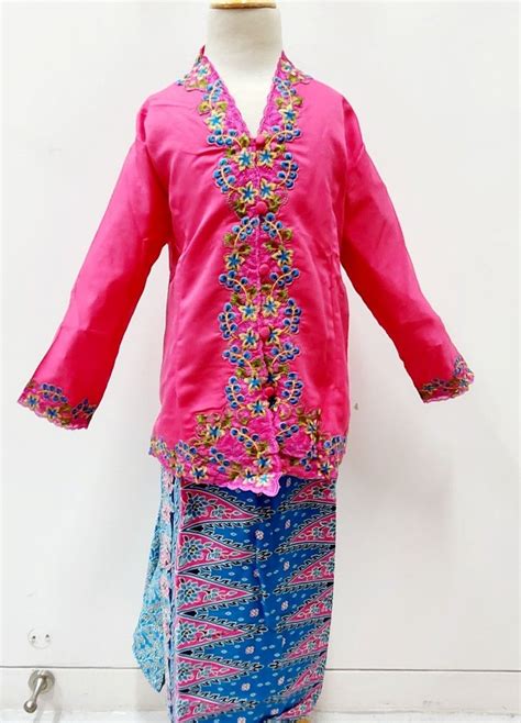 Sg Instock Malay Girl Kebaya Malay Girl Tradtional Ethnic Costume Baju Kurung For Hari Raya