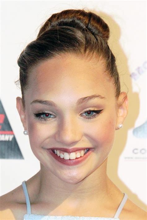 Maddie Zieglers Hairstyles And Hair Colors Steal Her Style
