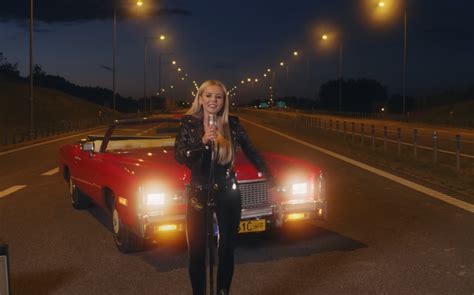 Romantyczna premiera Królowa życia Monika Chwajoł z nowym utworem