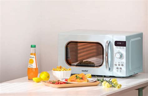 COMFEE’ AM720C2RA-G Review | Retro Microwaves